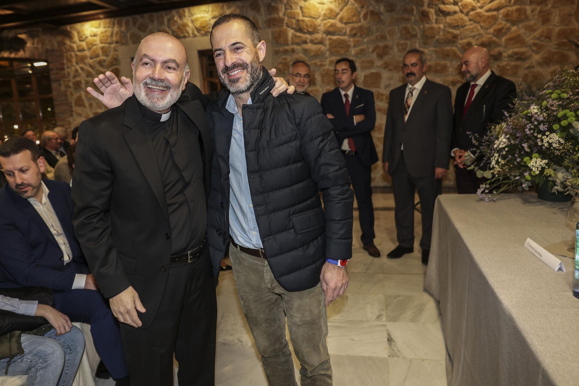 EN IMÁGENES: José Julio Velasco recibe el galardón EN IMÁGENES: José Julio Velasco recibe el galardón