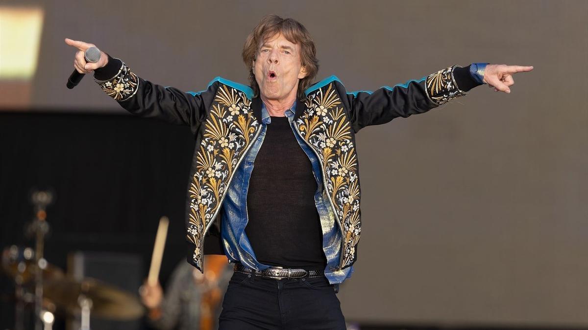 MICK JAGGER BAILANDO REGGAETON | Está lleno de energía a sus 80 años