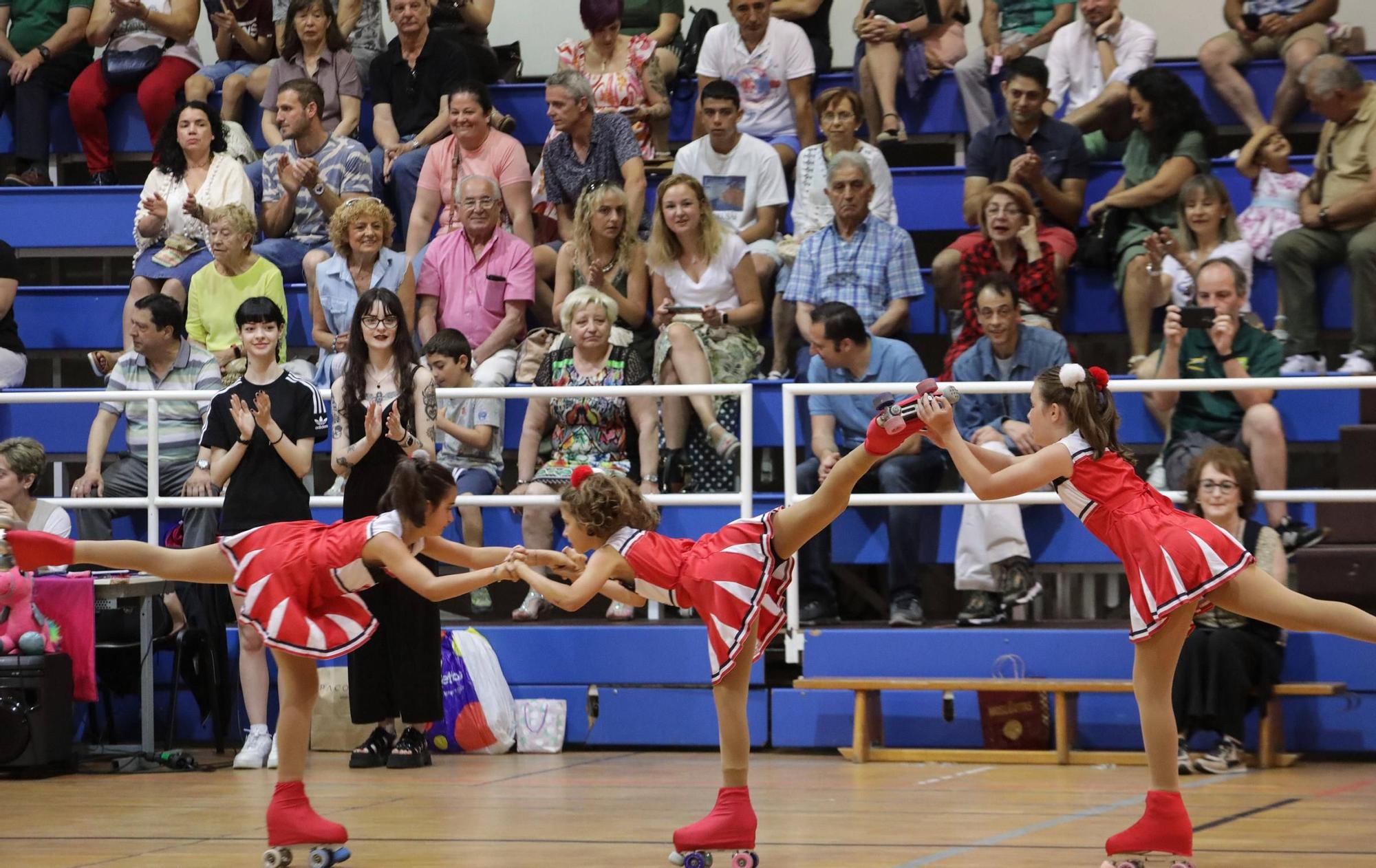 En imágenes: Festival de Verano de Patinaje en el polideportivo de El Llano