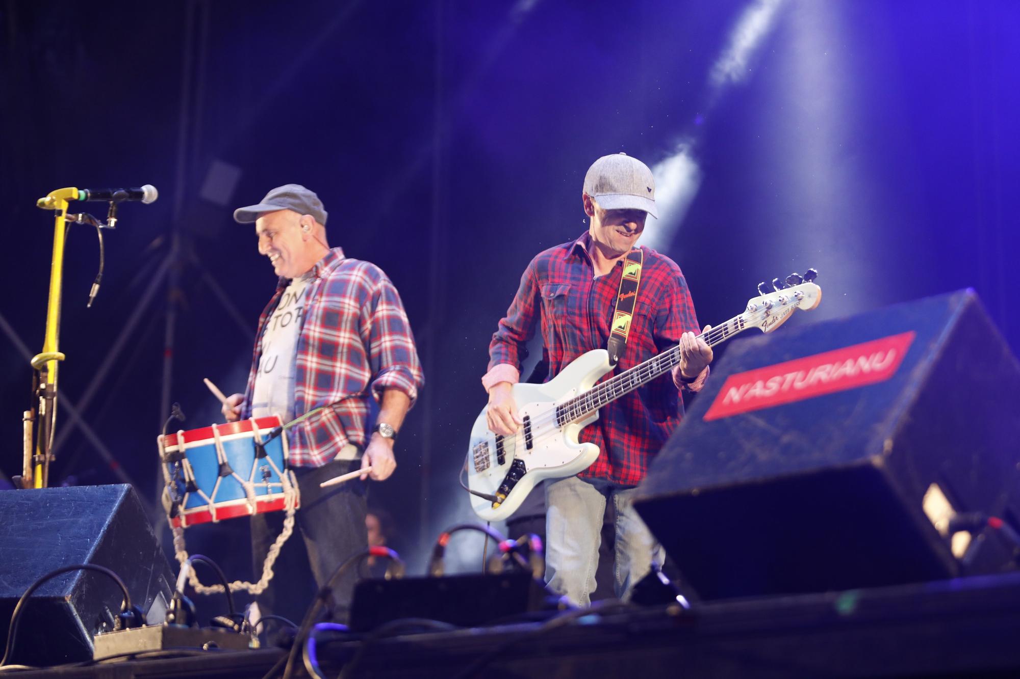 En imágenes: Concierto de "Los Berrones" en la playa de Poniente