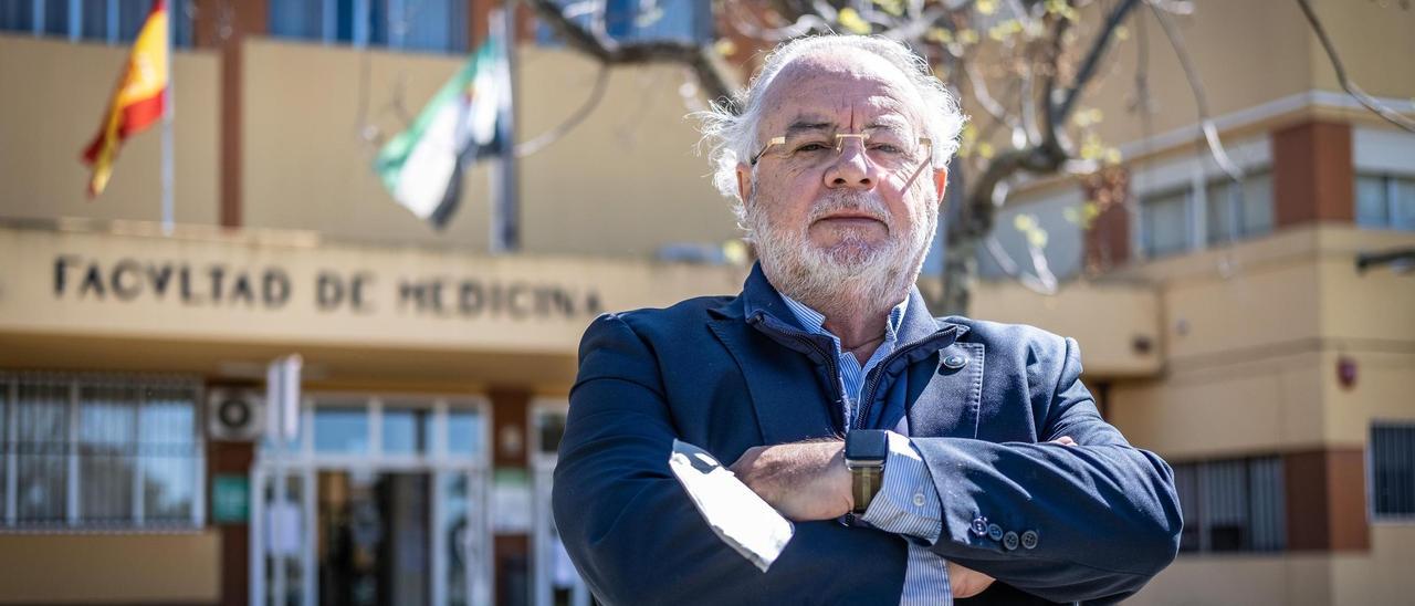 Agustín Muñoz, especialista en enfermedades infecciosas: «Es posible ...