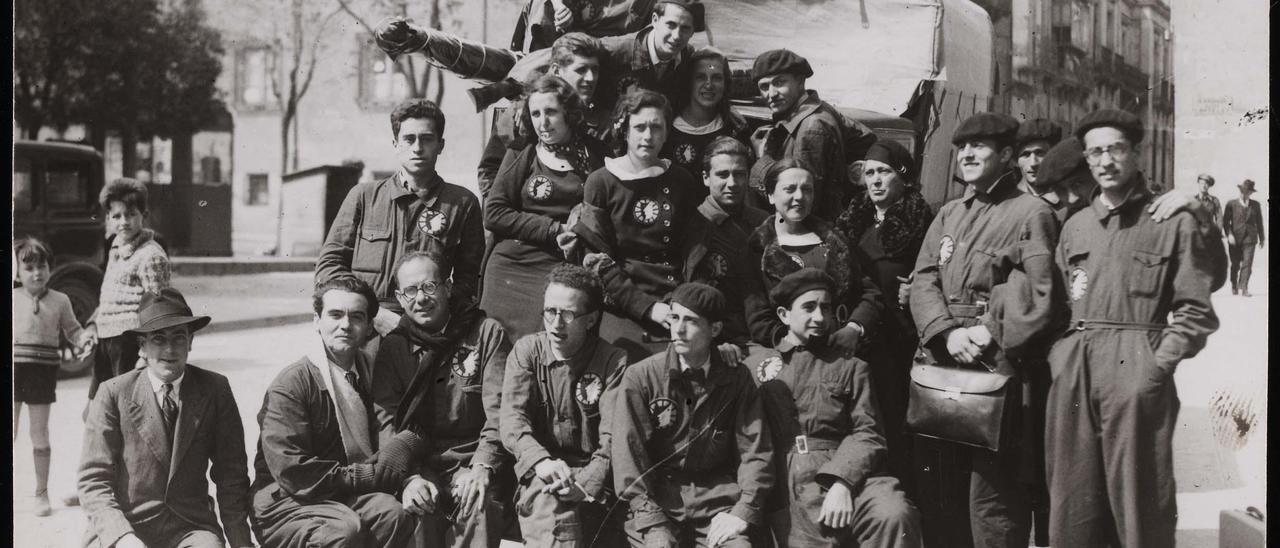 El día en que la Barraca de Lorca se instaló en la plaza de la Bassa de ...