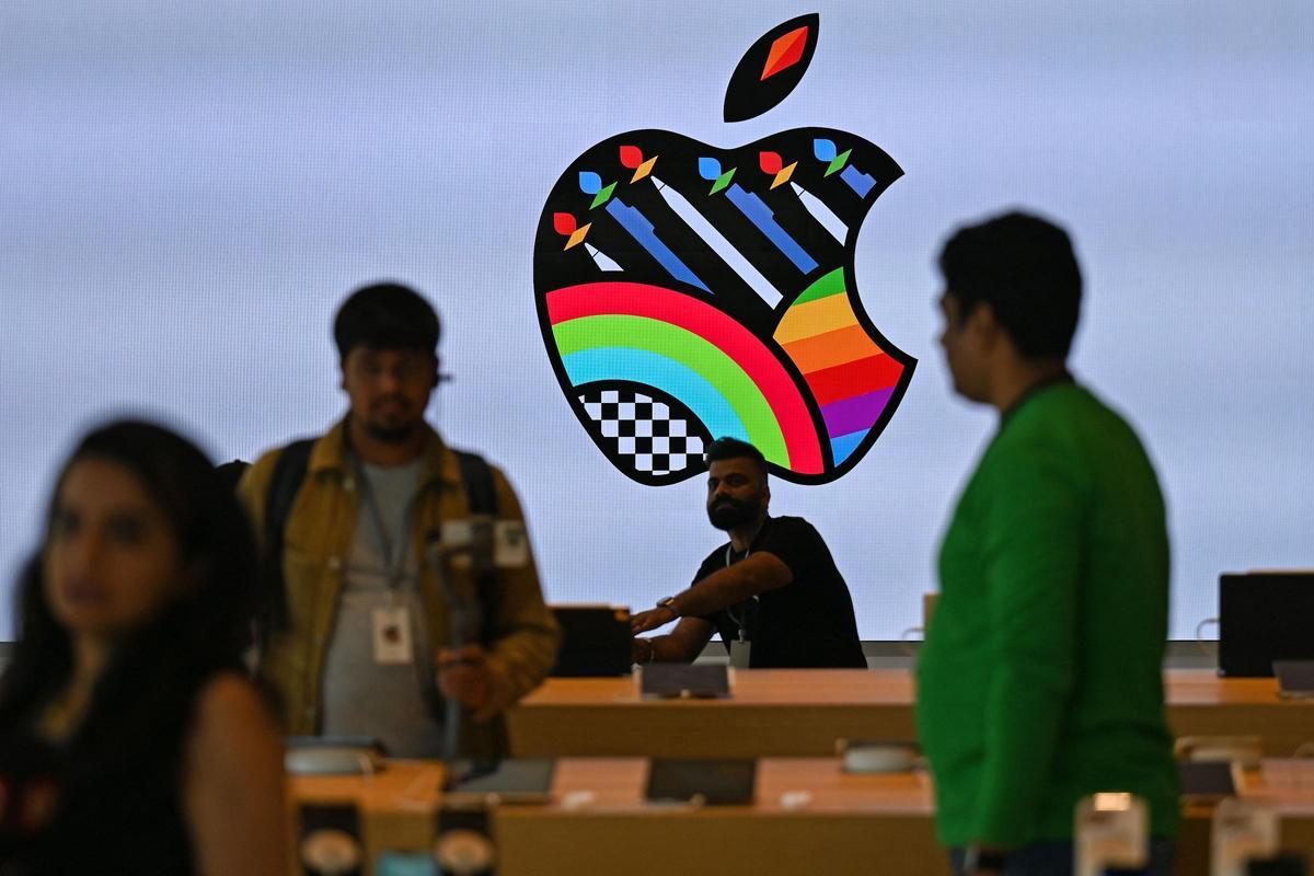 Apple estrena su primera tienda física en la India | FOTOS