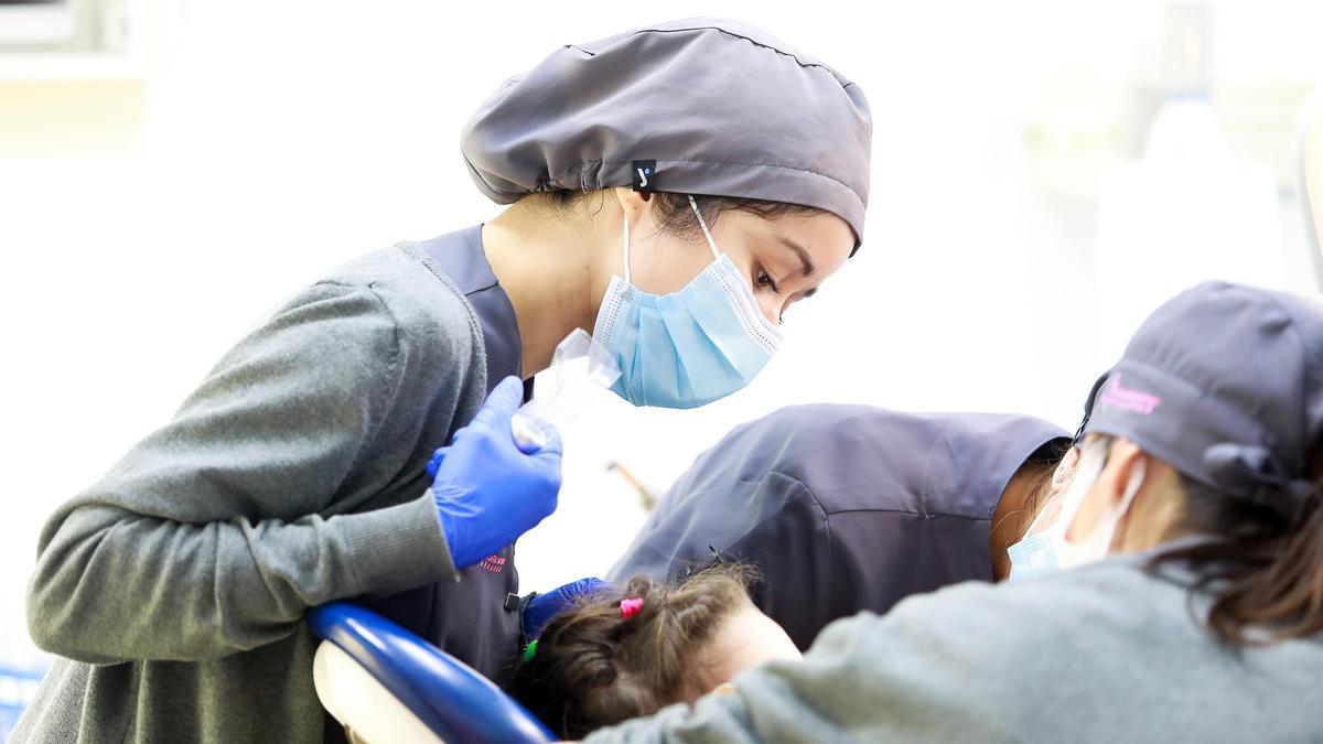 Clínica dental Mayans en Ibiza: «El mejor diente es el propio, el ...