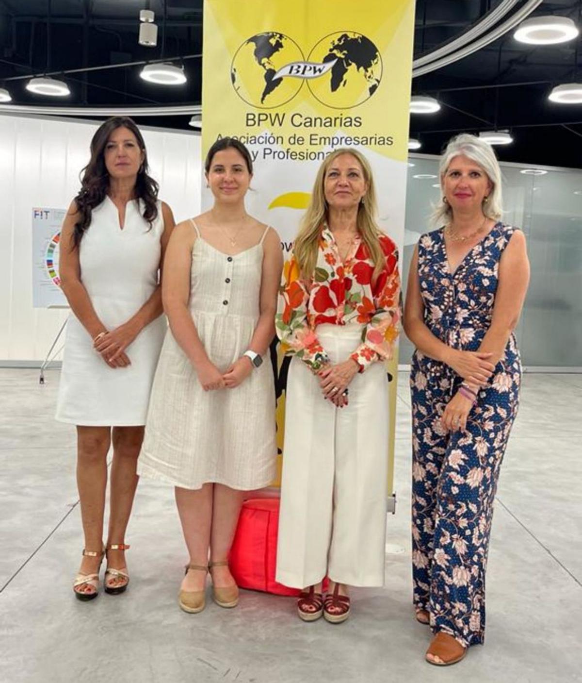 ACTIVISTA TINERFEÑA: La activista Victoria Ballesteros preside un grupo ...