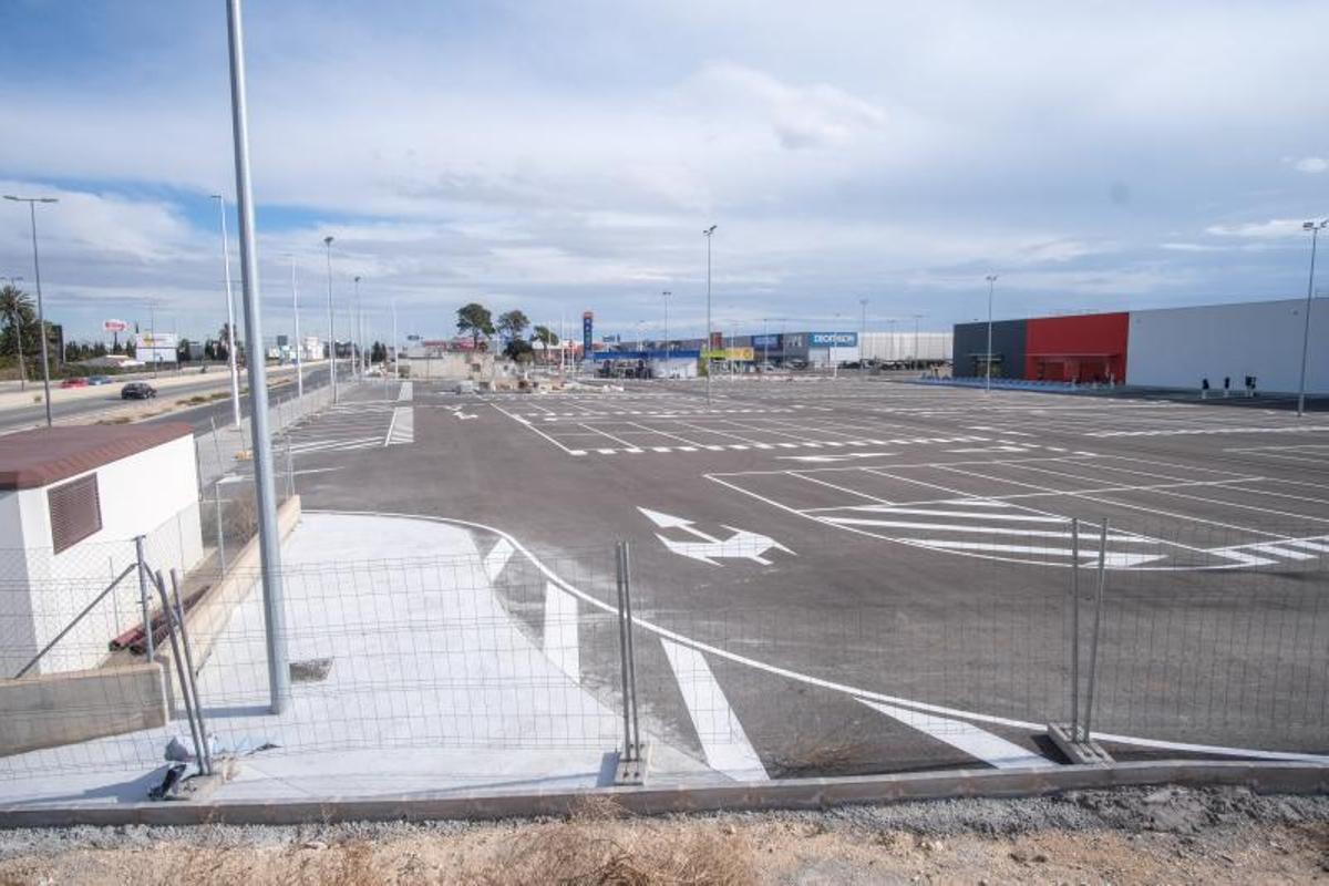 Nueva cadena comercial en Elche: Conforama prepara su apertura junto a ...