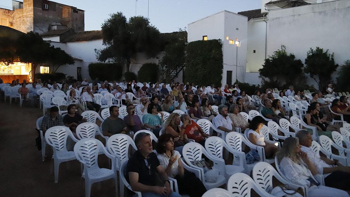 CINES DE VERANO CÓRDOBA | Hacemos critica que el alcalde no garantice la apertura de los cines ...