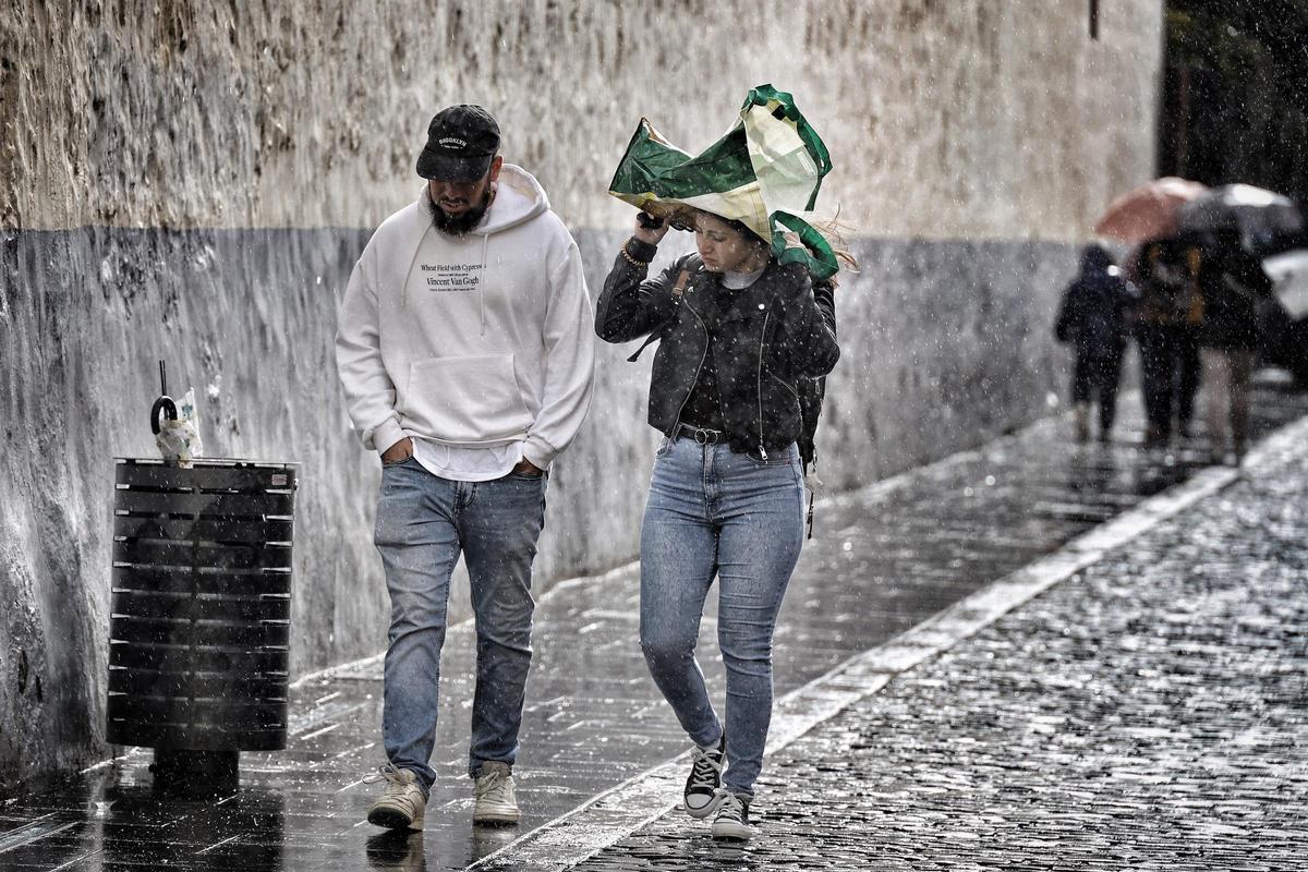 BORRASCA OLIVER CANARIAS | La carrertera de La Aldea, próximo a su ...