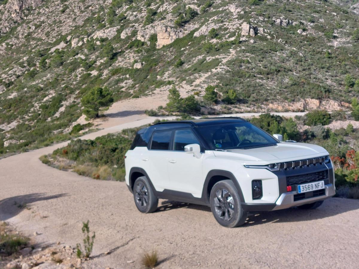 Probamos el KGM Torres HEV, la versión híbrida del SUV coreano capaz de alcanzar hasta 1.280 km ...