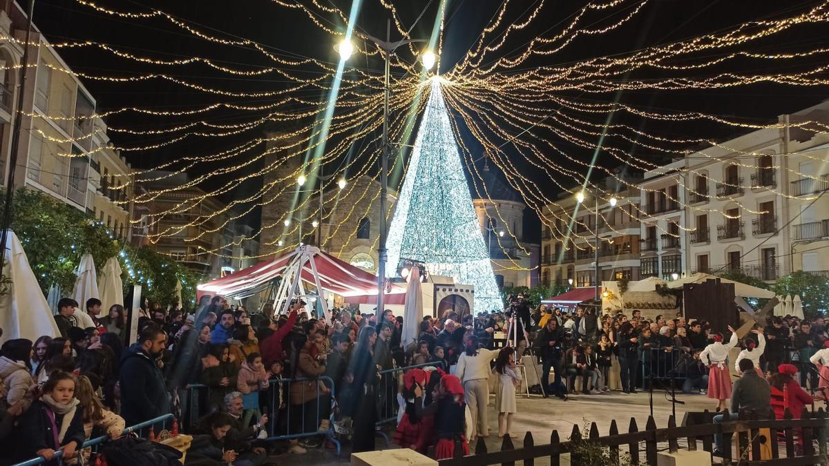 El encendido del alumbrado pone en marcha las navidades de los pueblos - Diario Córdoba