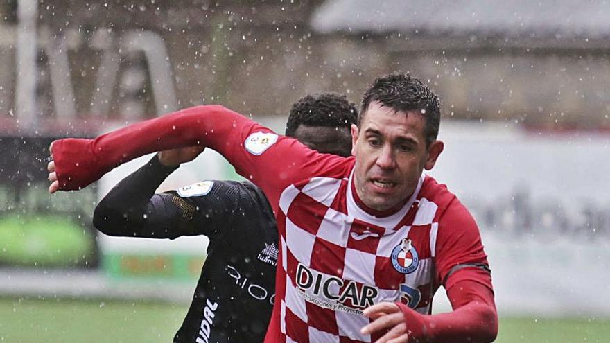 Javi Sánchez lanza al Llanera - La Nueva España