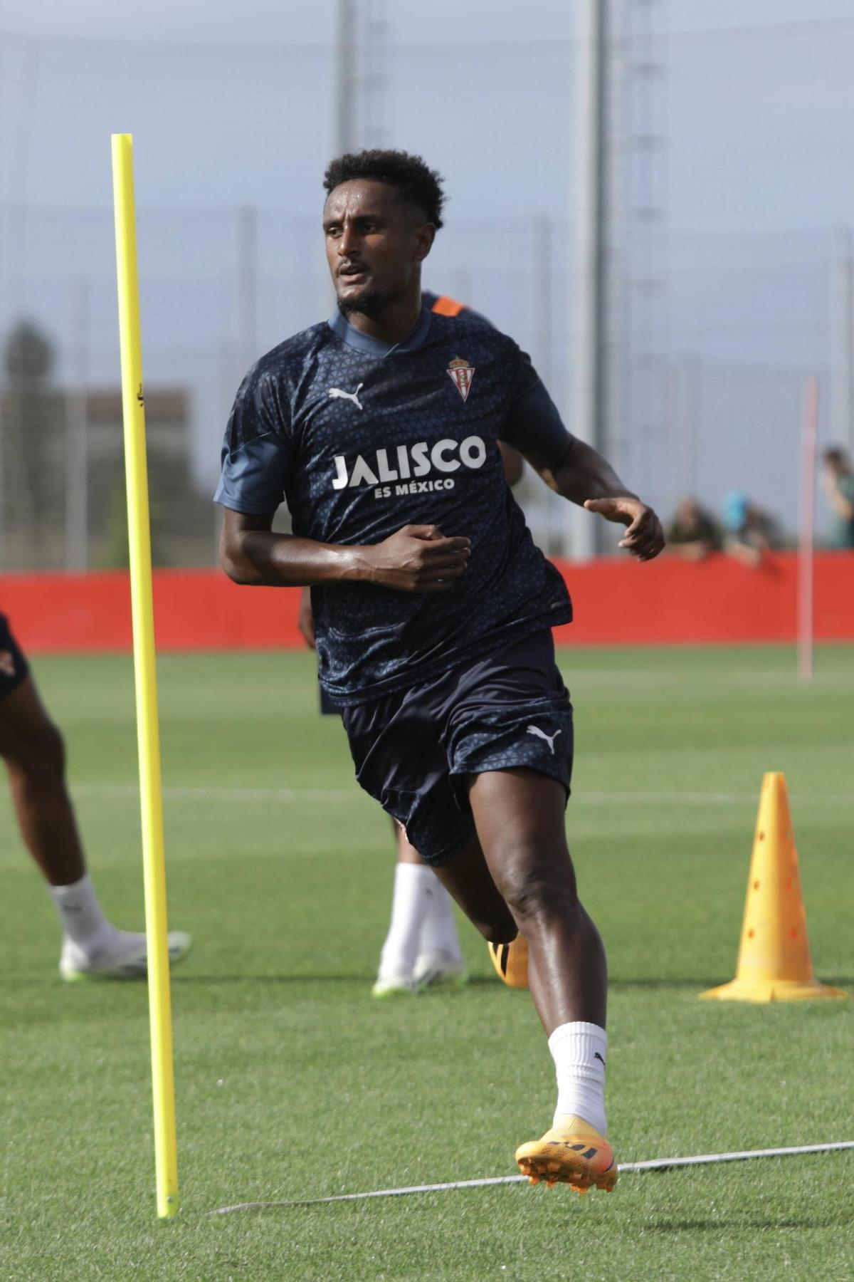 Hassan se incorpora a los entrenamientos del Sporting tras ser baja en ...
