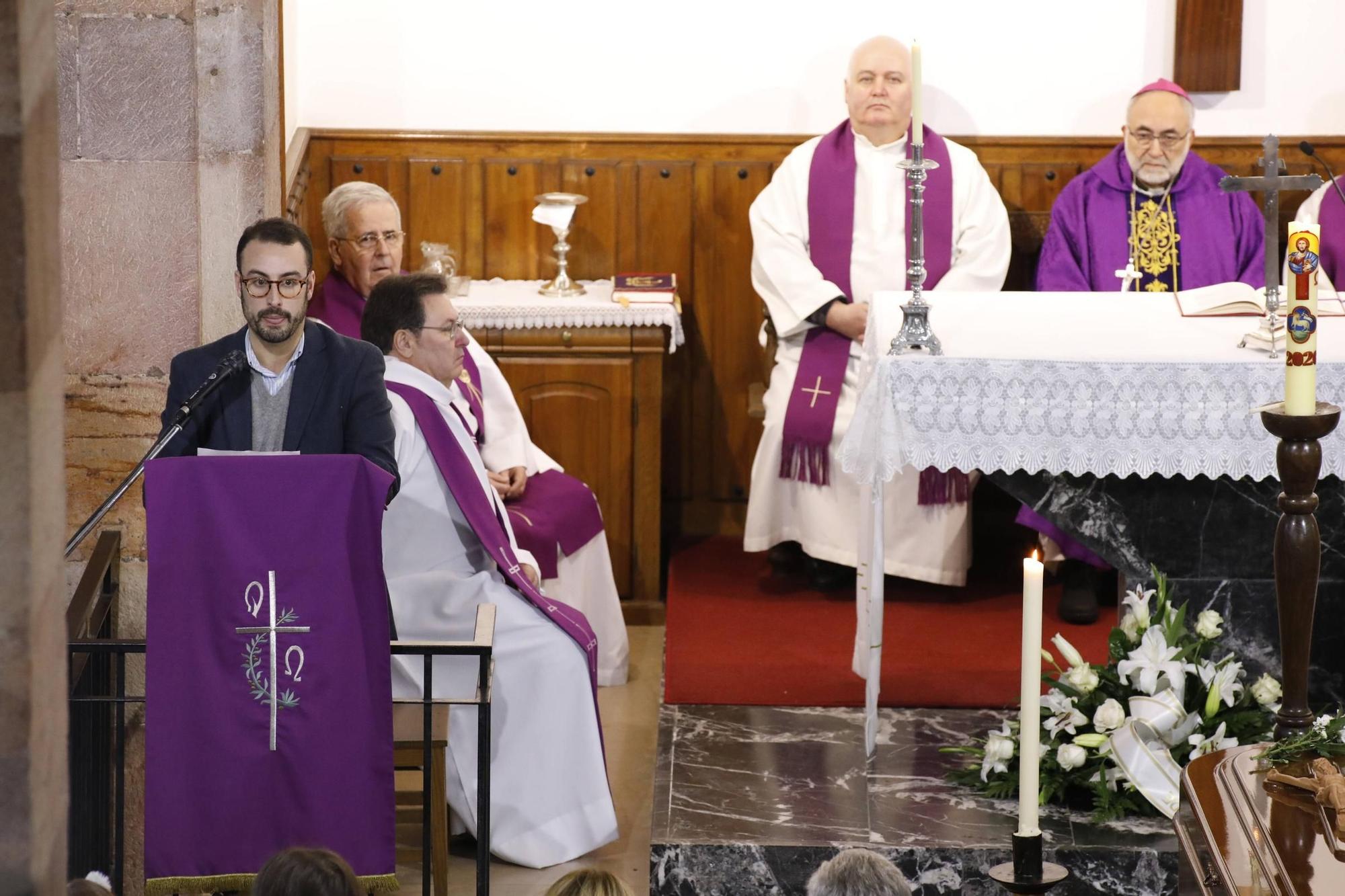 El multitudinario funeral por el párroco José Manuel Alonso, en imágenes