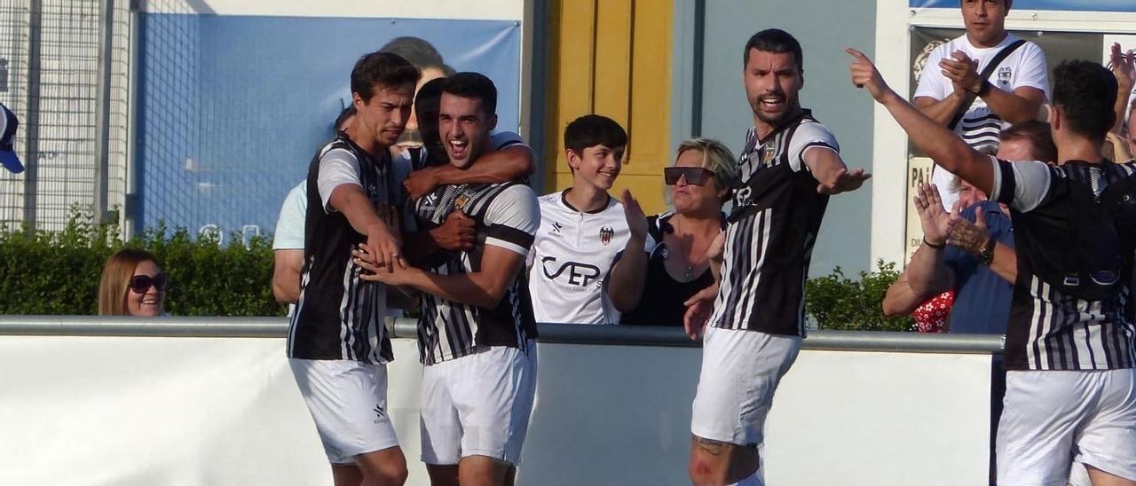 El ansiado ascenso del Castellonense a Tercera ya está a tan sólo 90 ...