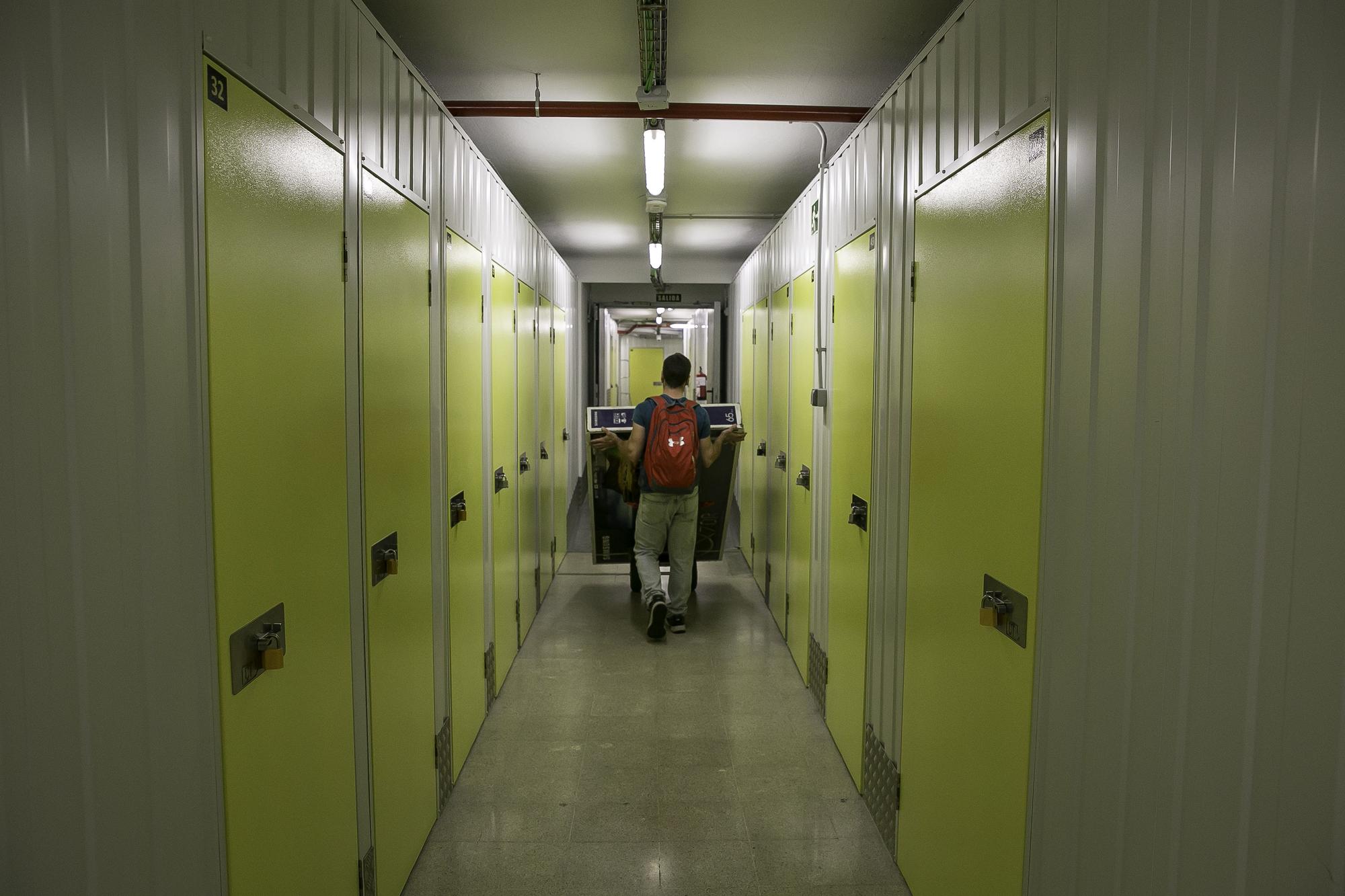 Los trasteros en Madrid son el nuevo El Dorado inmobiliario: se alquilan y venden a precios de pisos