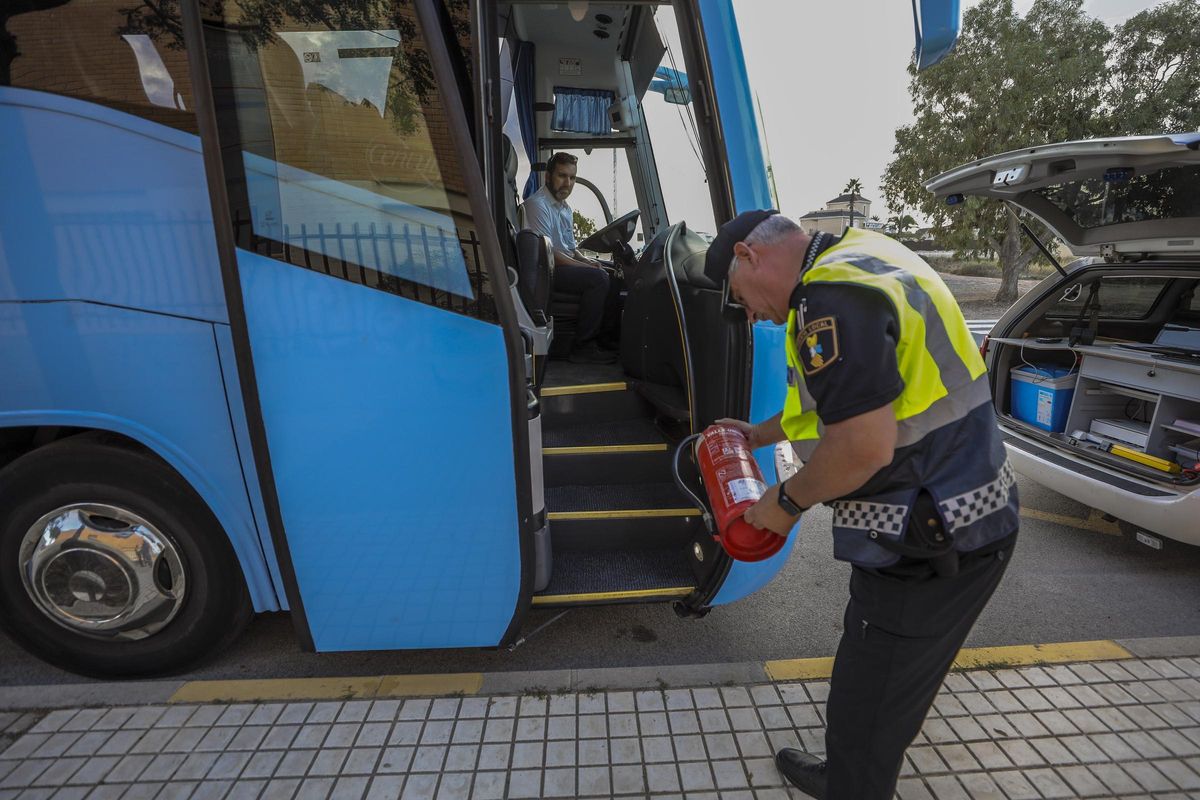 Sucesos Elche La Policía Local Detiene A Un Hombre Que Amenazaba A Un
