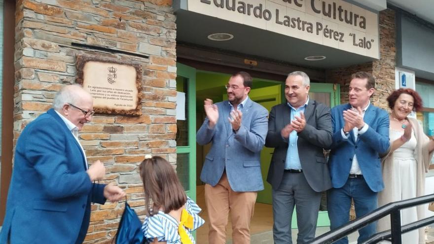 Eduardo Lastra, "Lalo", hijo predilecto de Taramundi, concejo "al que ...