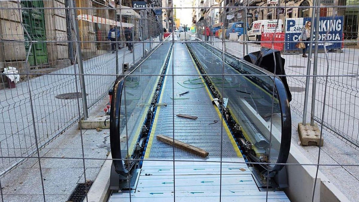 La rampa mecánica de Concordia muestra ya su silueta final al instalar ...