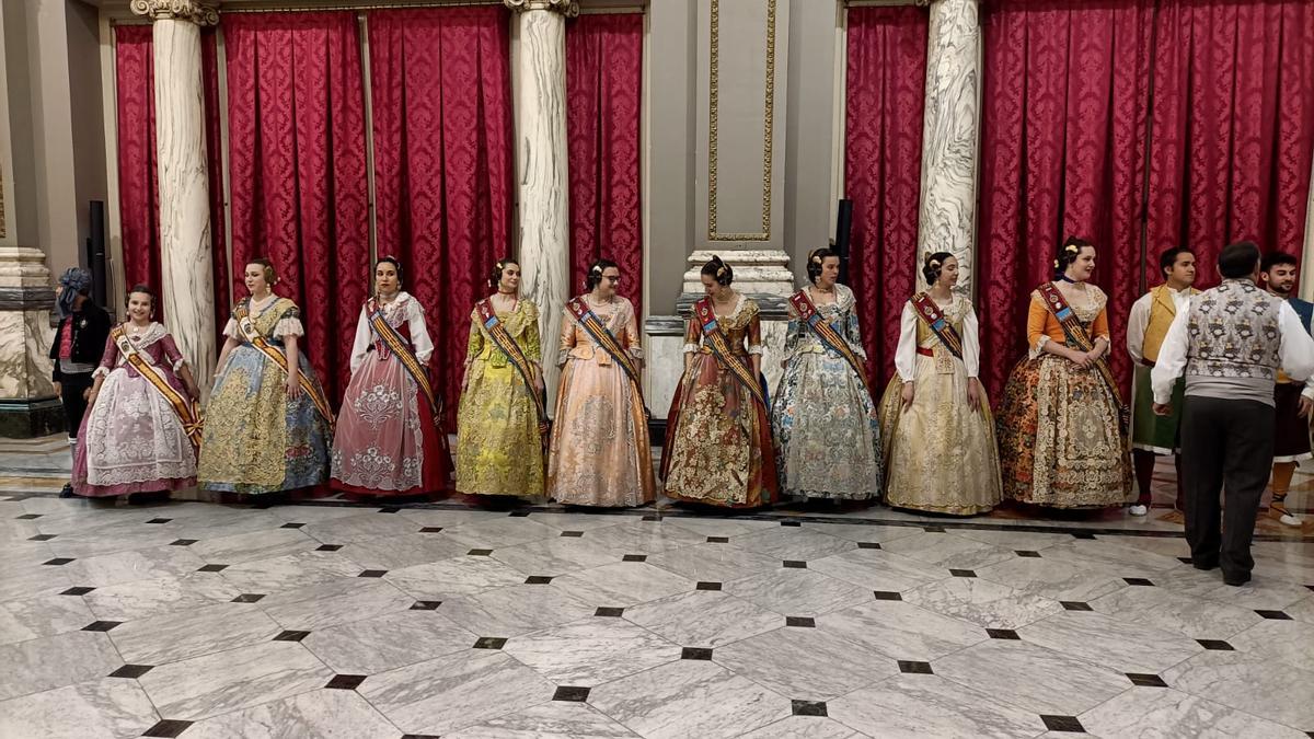 Los Erasmus viven las Fallas en primera persona