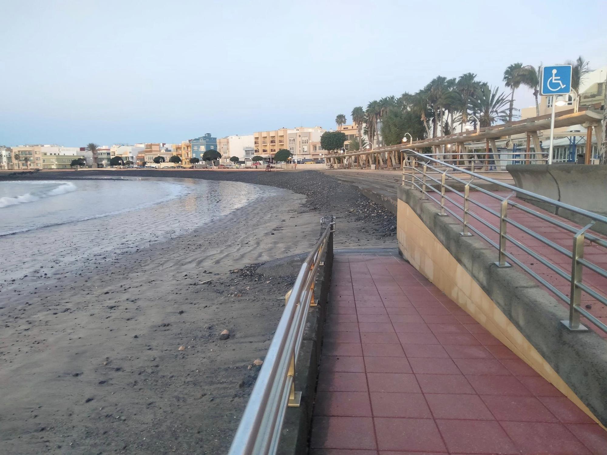 FOTOS: Callaos en el paseo marítimo de Arinaga