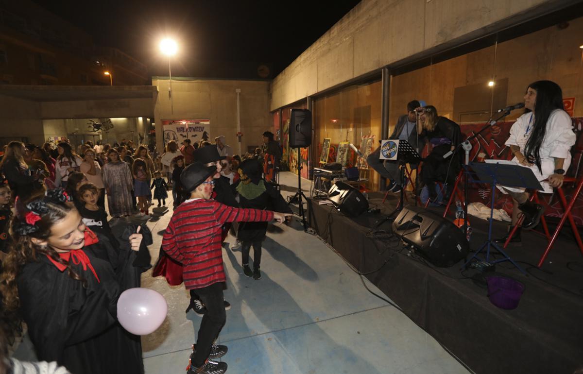 Halloween hace del Casal Jove el lugar más terrorífico del Port de Sagunt