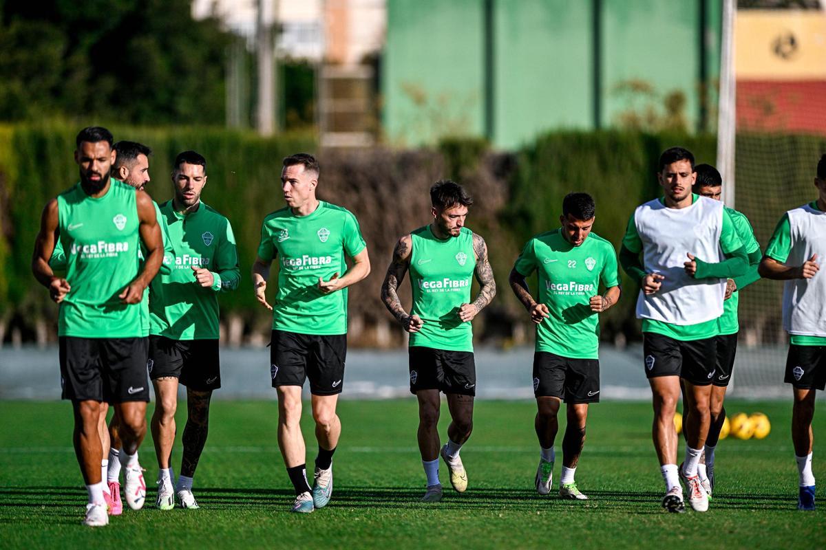 La IA dice que el Elche CF debe sumar 42 puntos más para ascender ...