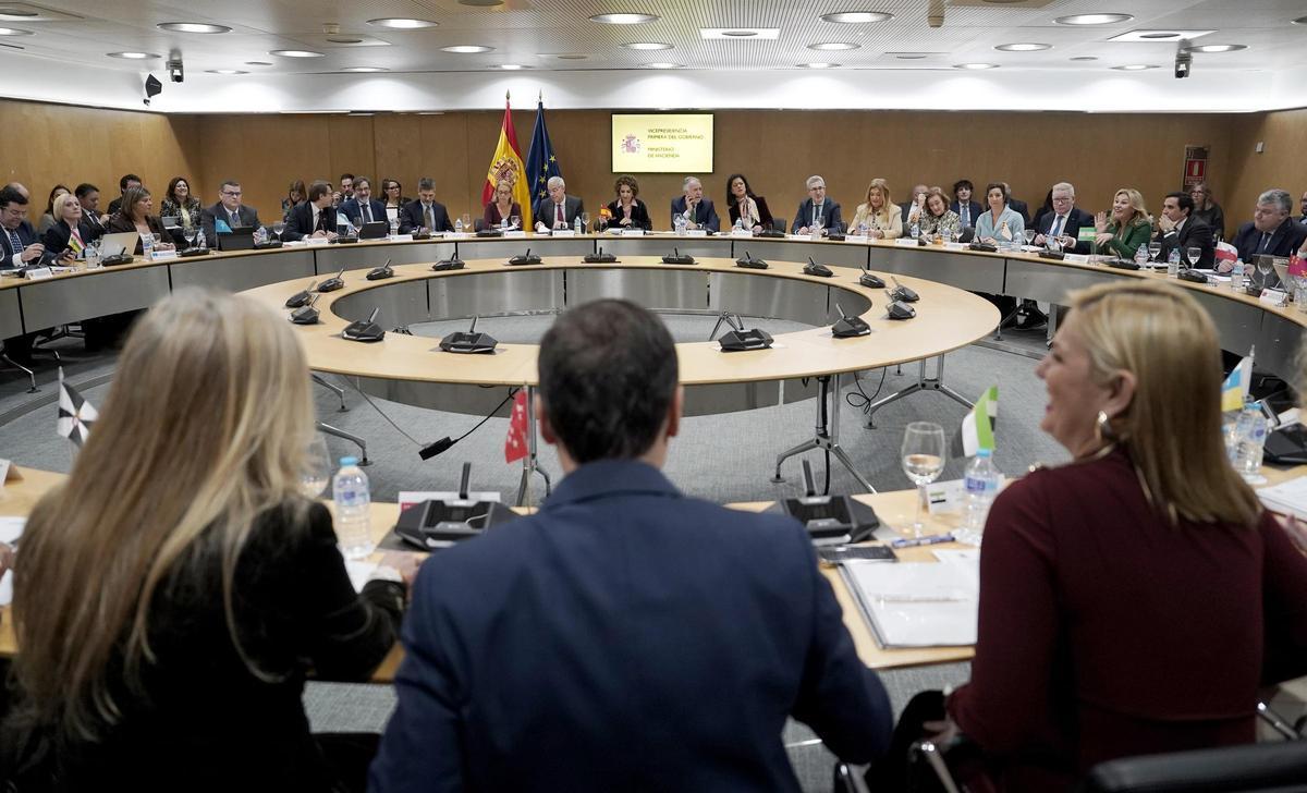 FINANCIACIÓN AUTONÓMICA | Las imágenes de la reunión del Consejo de ...