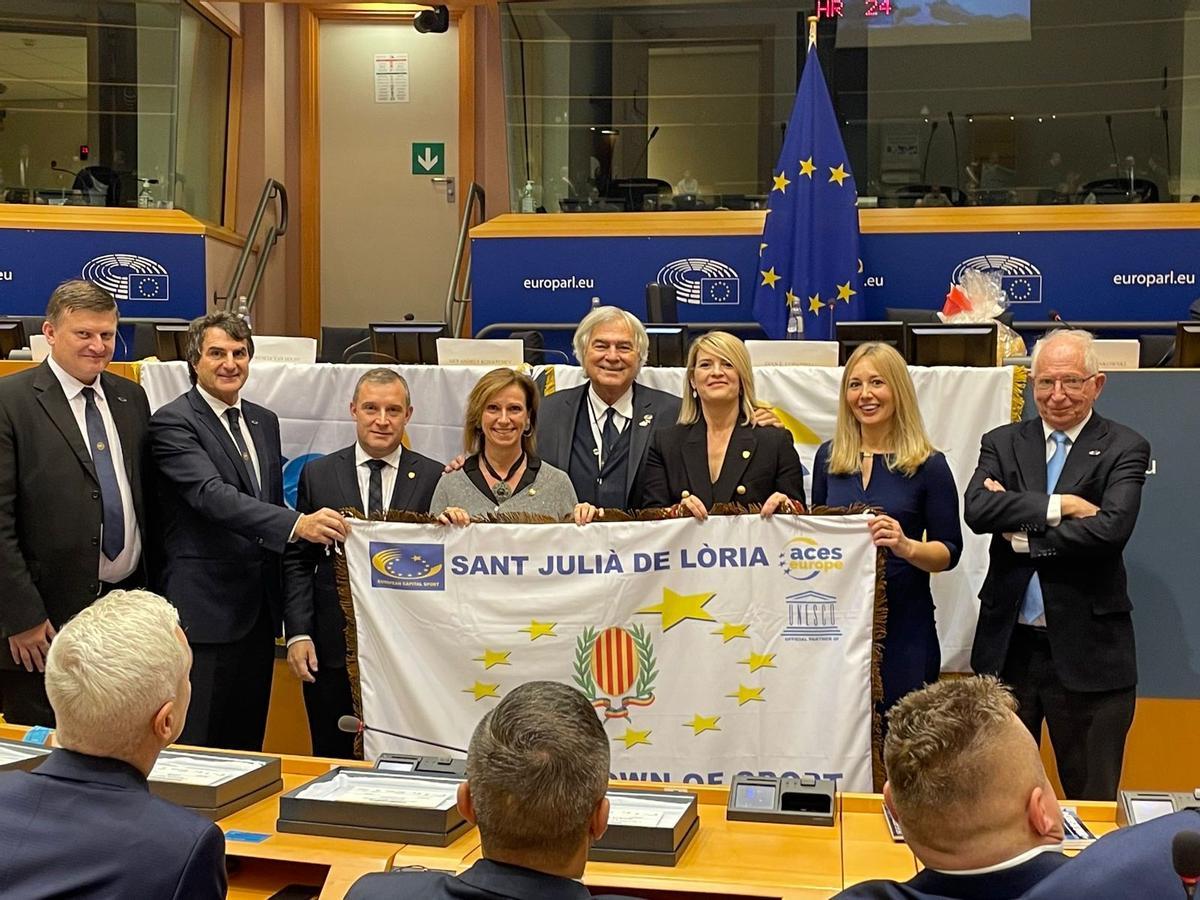 Los mandatarios de Sant Julià de Lòria recogen en Bruselas el galardón ...
