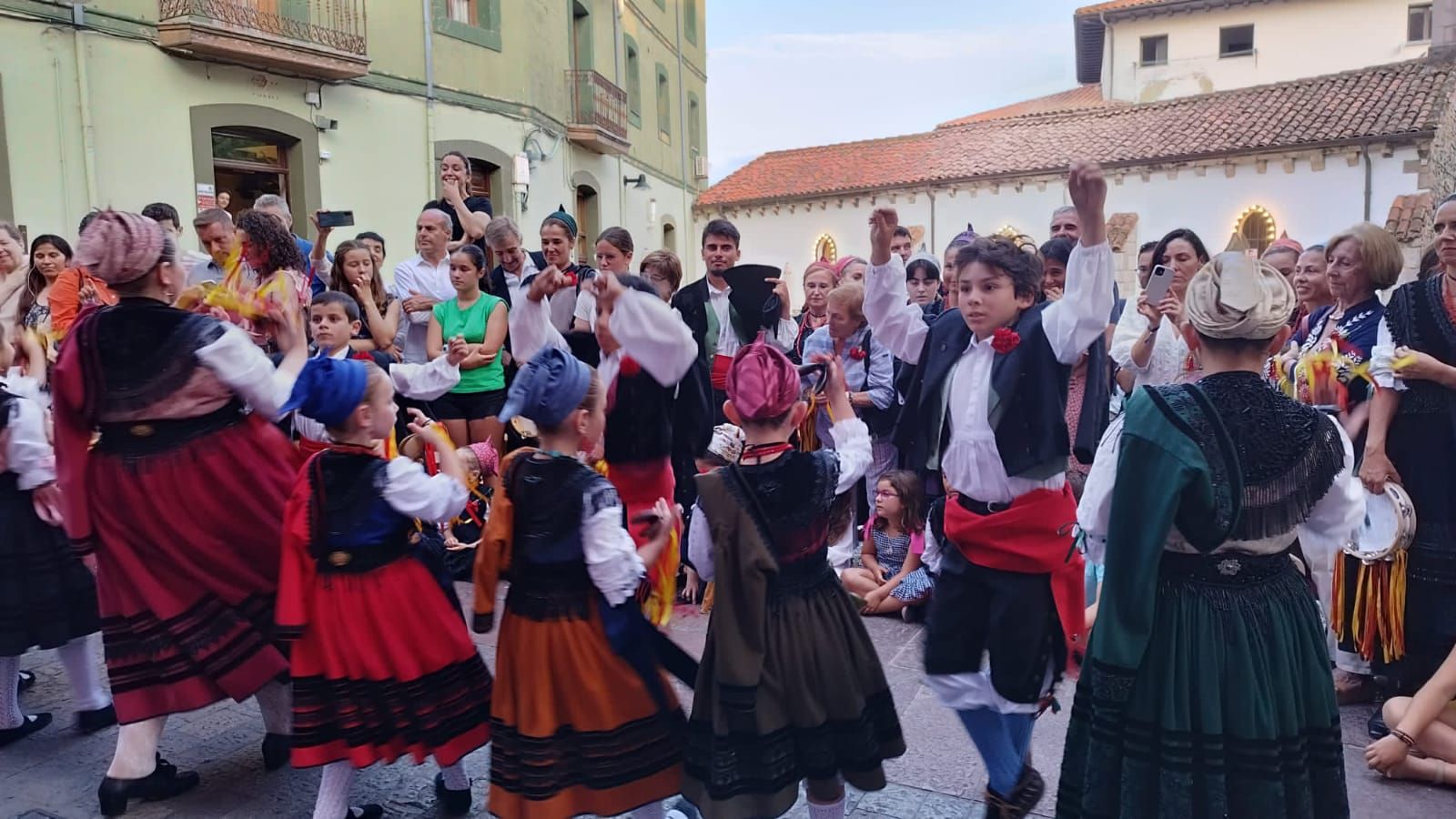 En imágenes: el bando de La Magdalena celebró su espectacular desfile y ...