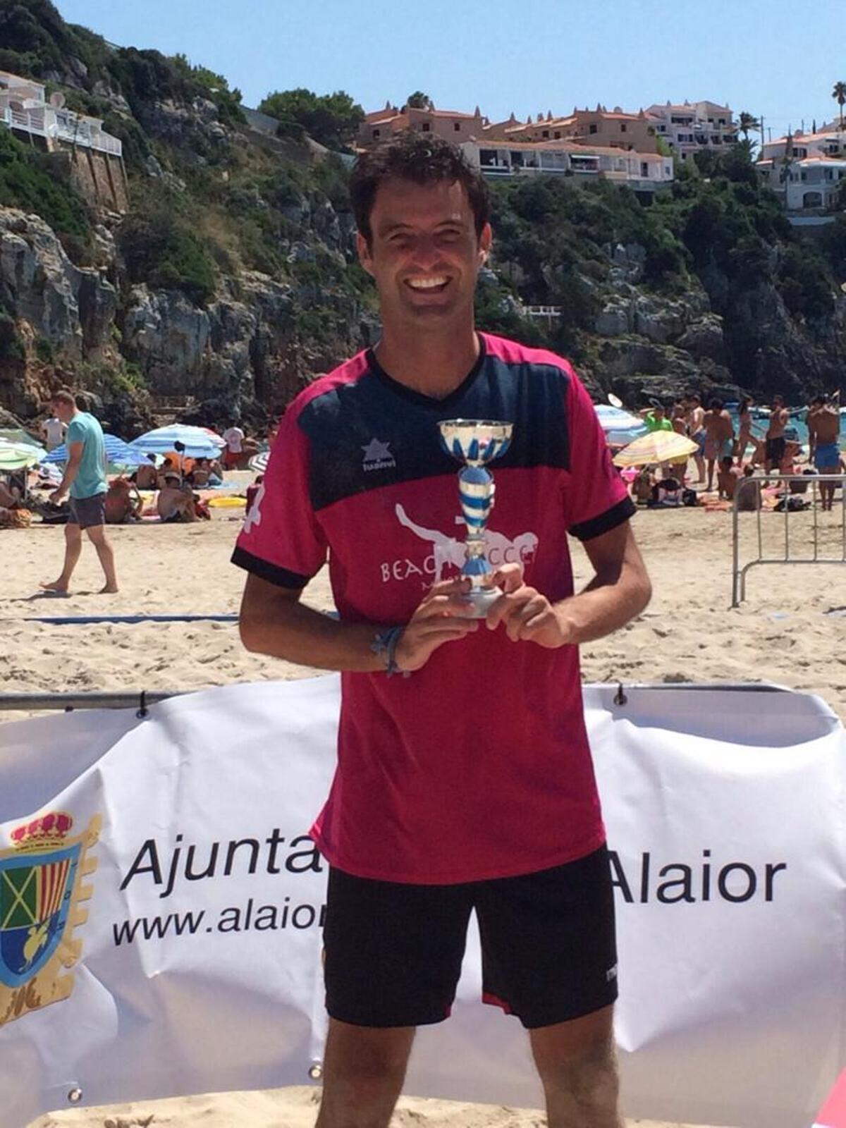 El exfutbolista y jugador de fútbol playa Miquel Àngel Bennàssar ...