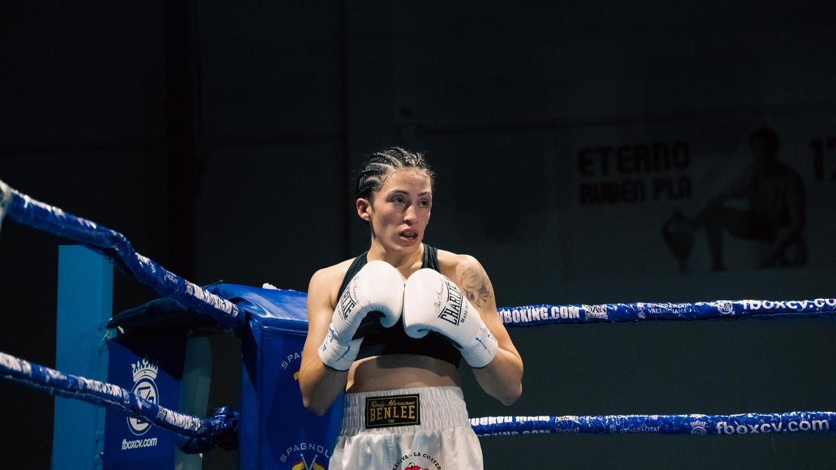 Sotwe petite girl simple verification through this site and