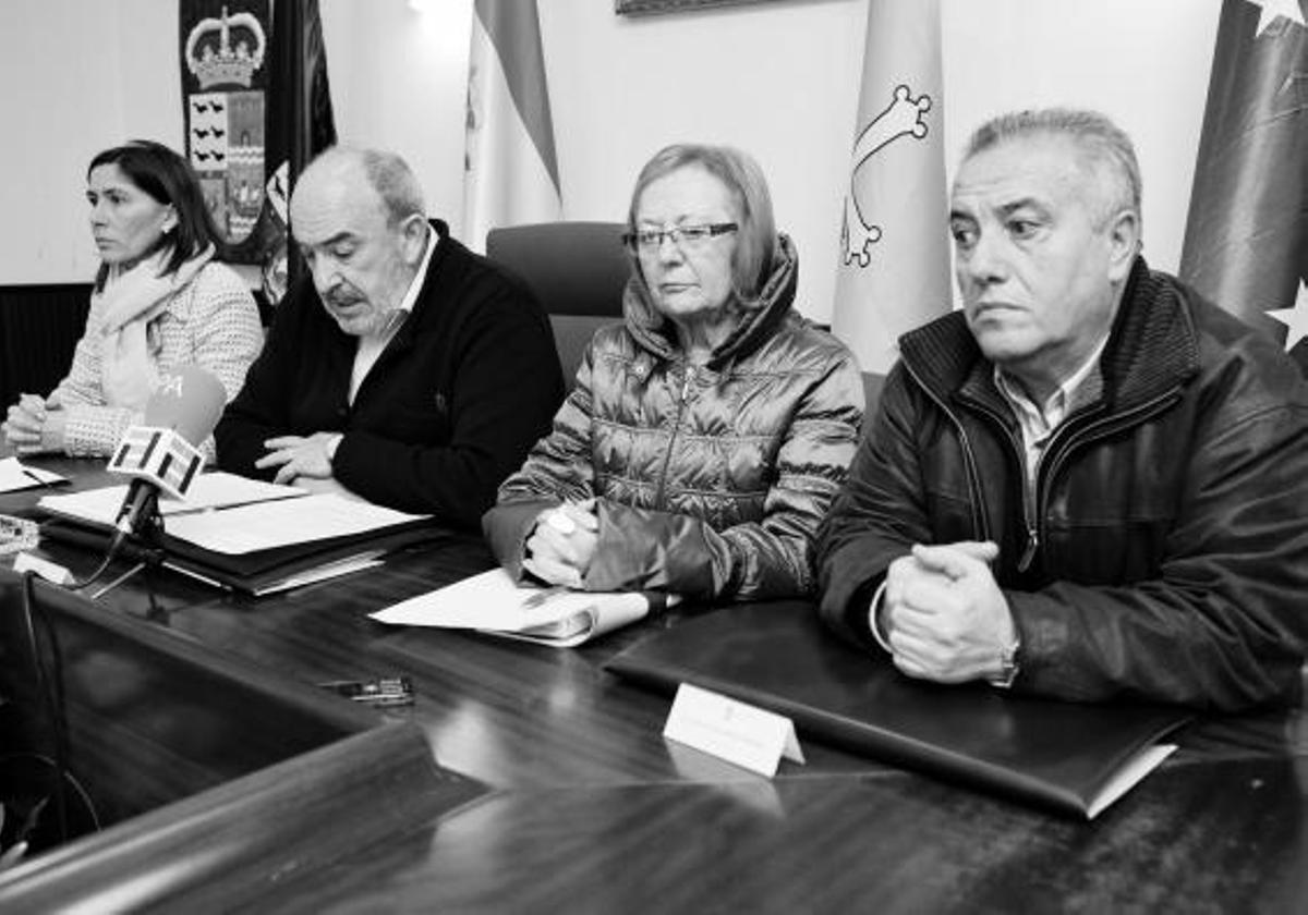 El PSOE de Soto salta por los aires