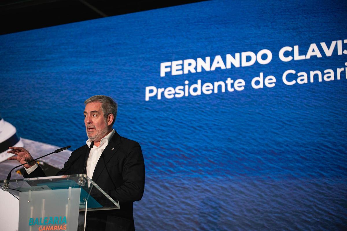 La naviera Baleària Canarias bautiza el nuevo fast ferry Mercedes Pinto