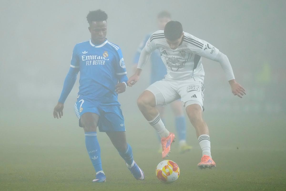 Un enfurecido Bernabéu espera a los jugadores y a Florentino