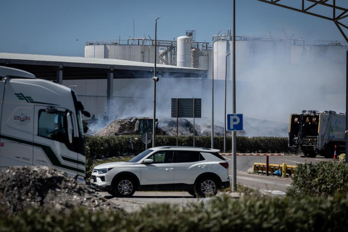 Imágenes del estado del incendio sofocado en el PTR de Zaragoza