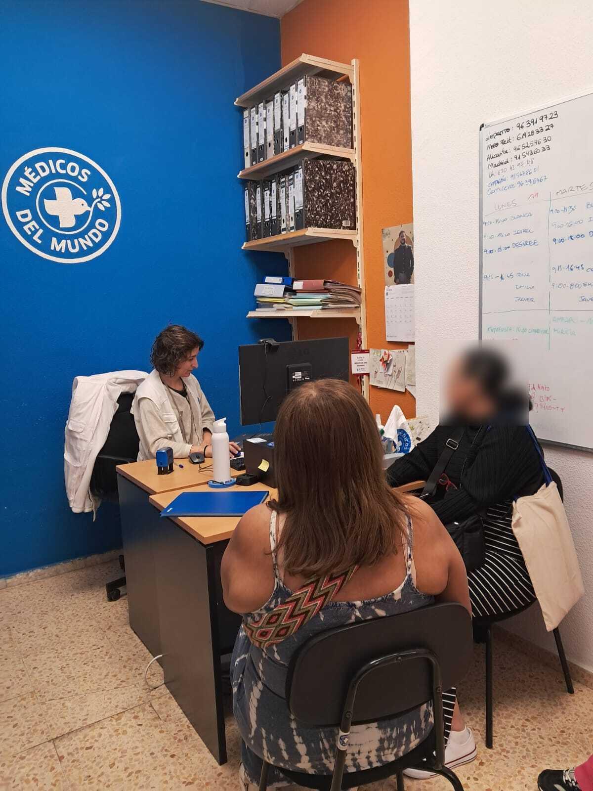 Médicos del Mundo impulsa un modelo integral de atención para romper el ...