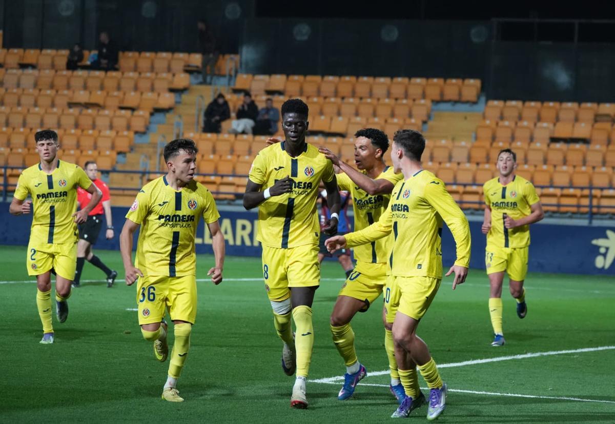 La crónica | El Villarreal B gana al Eldense, prolonga su racha y ...