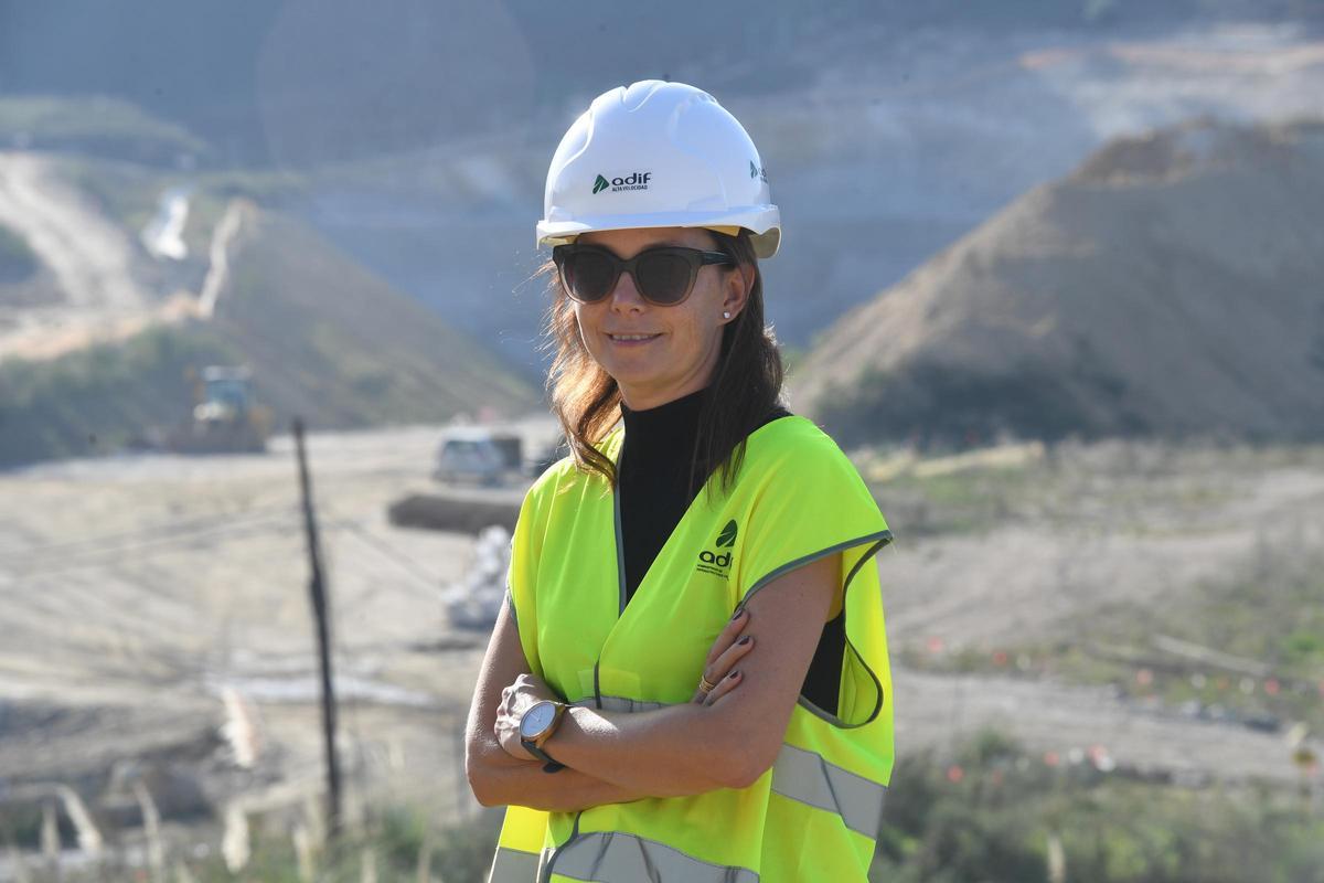 A CORUÑA OBRA TÚNELES TREN LANGOSTEIRA Dolores Salorio, directora de la obra de los túneles del ...