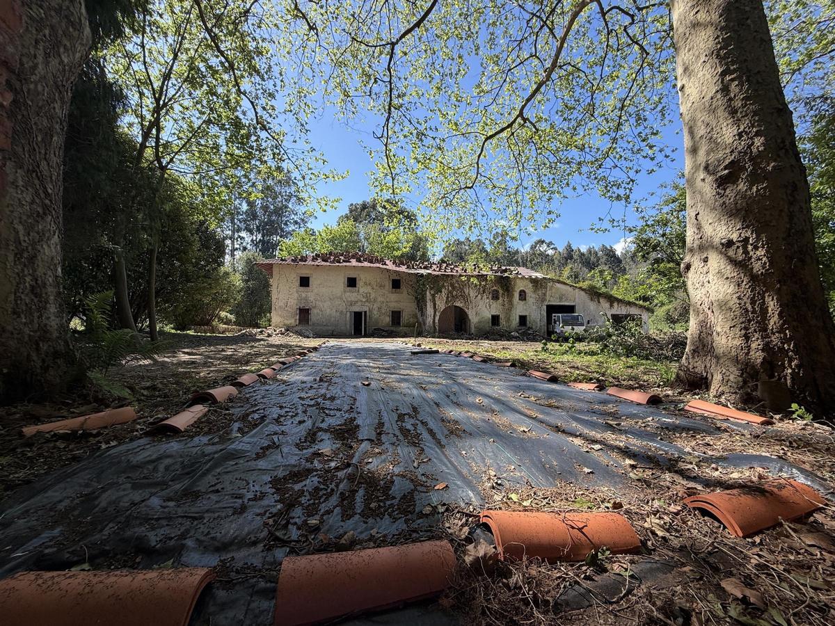 El palacio de los Uría cambia de dueños