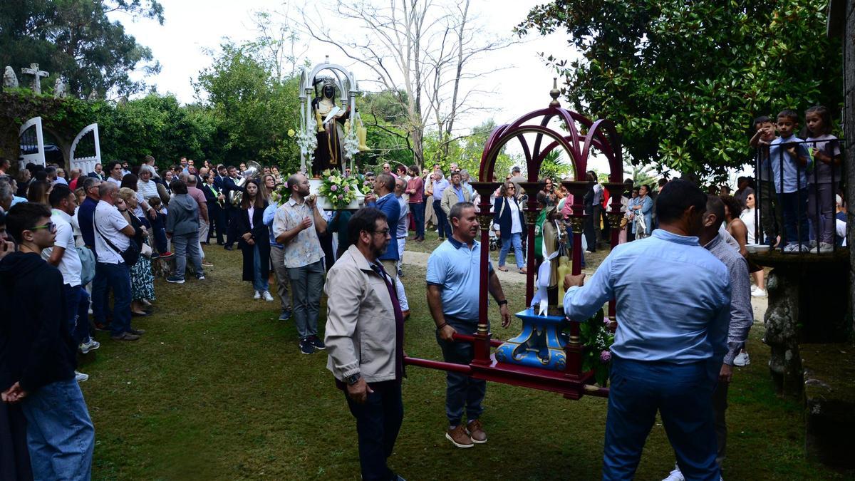 FIESTAS DE BANDA DO RÍO EN BUEU: Capitol, Grupo Asia y América, en las ...