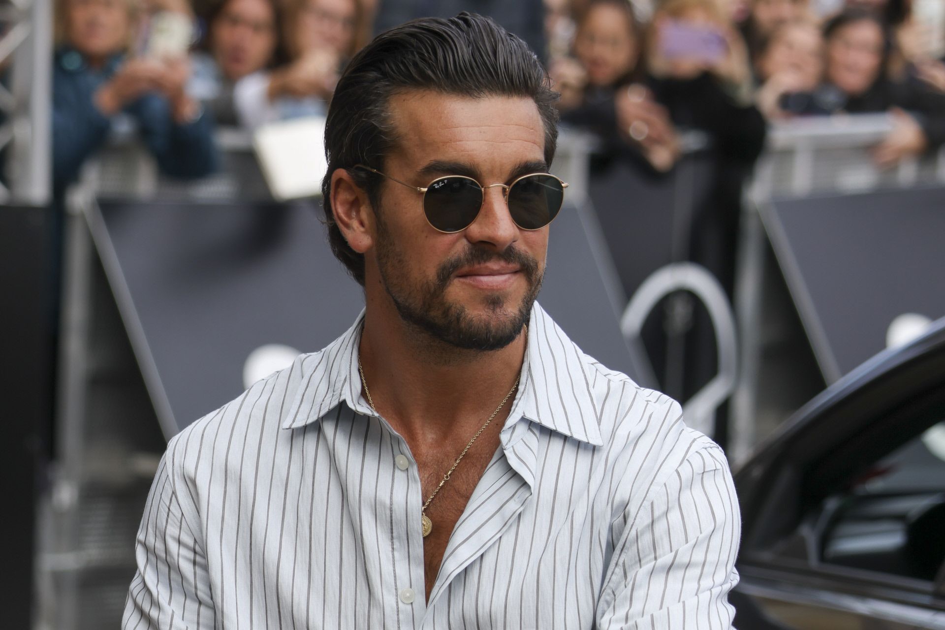 FOTO Mario Casas confirma, sin hablar, su noviazgo con Melyssa Pinto ...