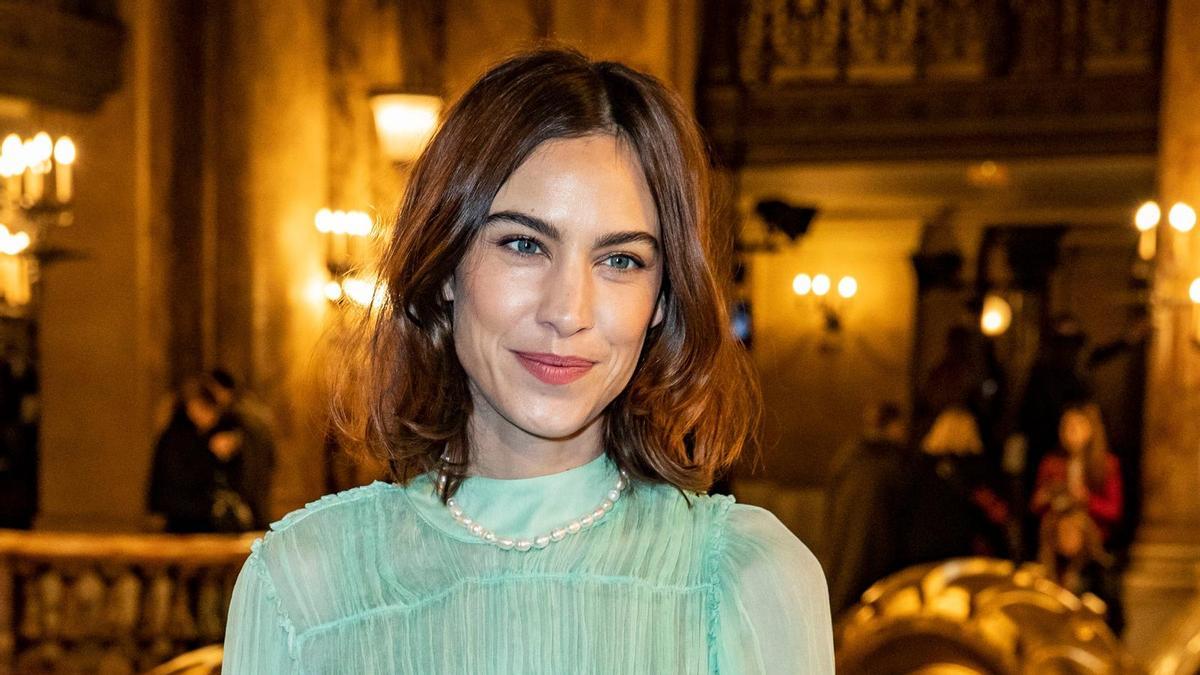 Si tienes el pelo fino como Alexa Chung, estos tres champús te ...