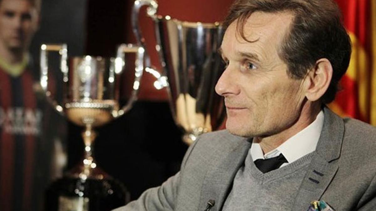 Simonsen: "Se puede soñar con los tres títulos"