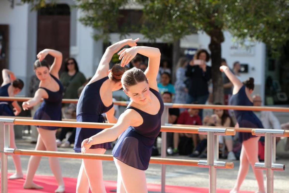 La danza sale a la calle en Ibiza