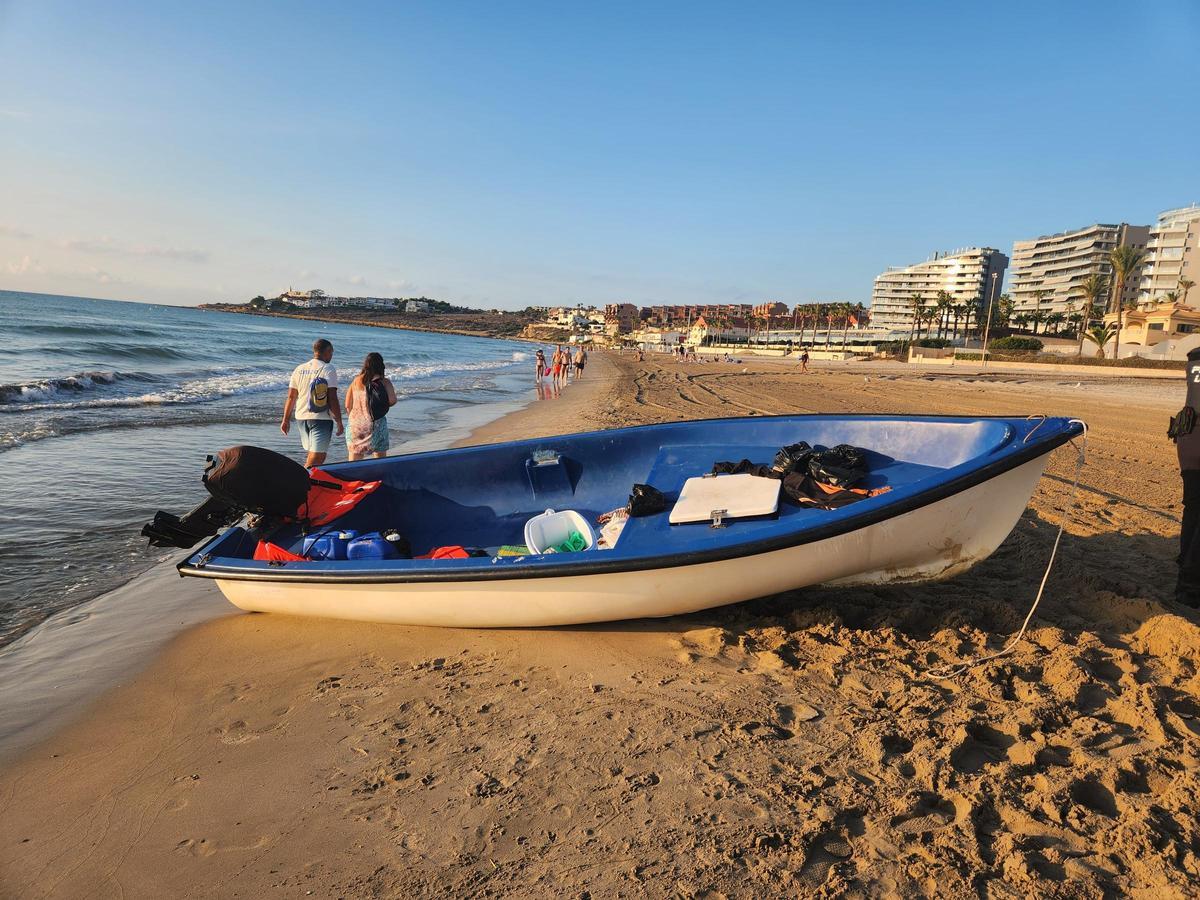 Llega una patera a la playa de San Juan