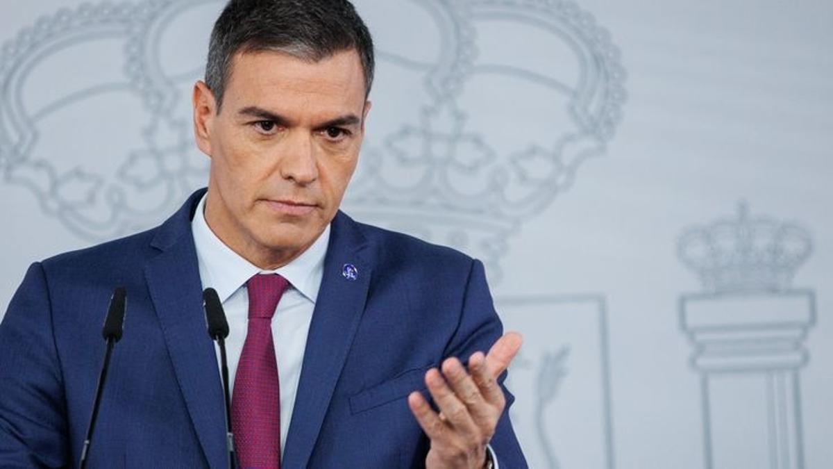 ¿Qué significa el nuevo pin que lleva Pedro Sánchez en la solapa?