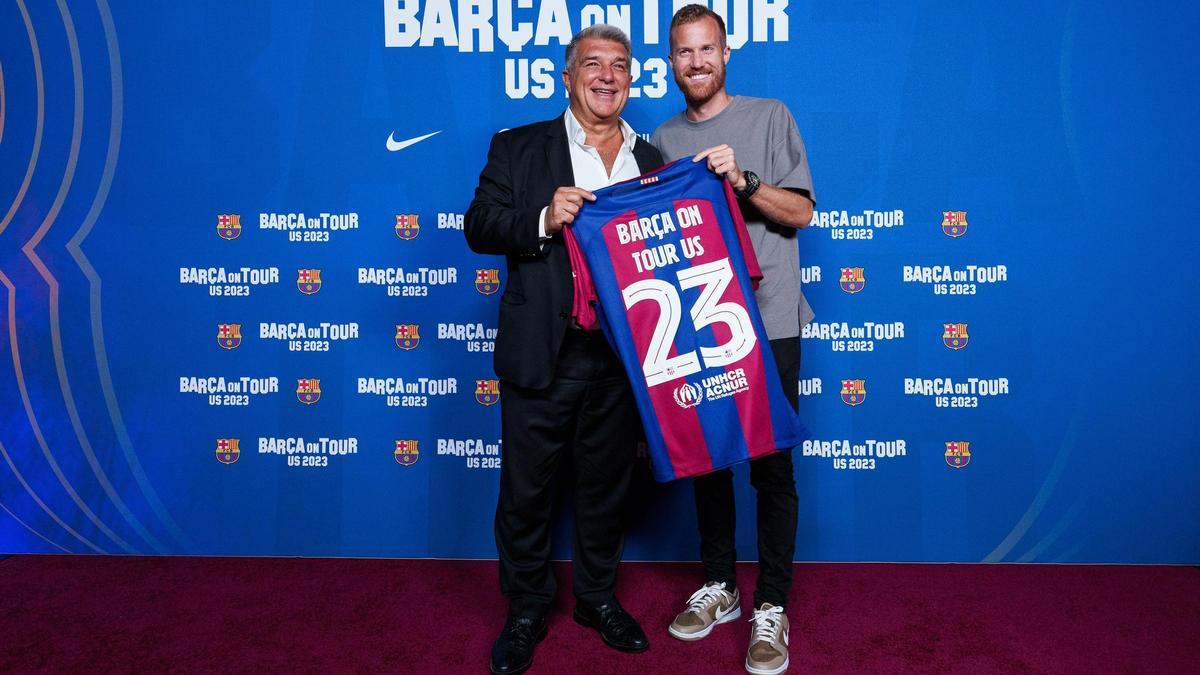 Oriol Rosell fa d'amfitrió del Barça en l'inici de la gira pels Estats ...