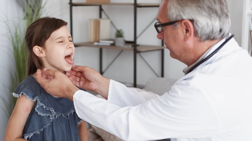 Amigdalitis: síntomas, cómo identificarla, tratamiento y cuándo operar ...