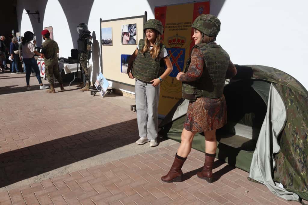 Capitanía abre sus puertas para celebrar el día de las Fuerzas Armadas