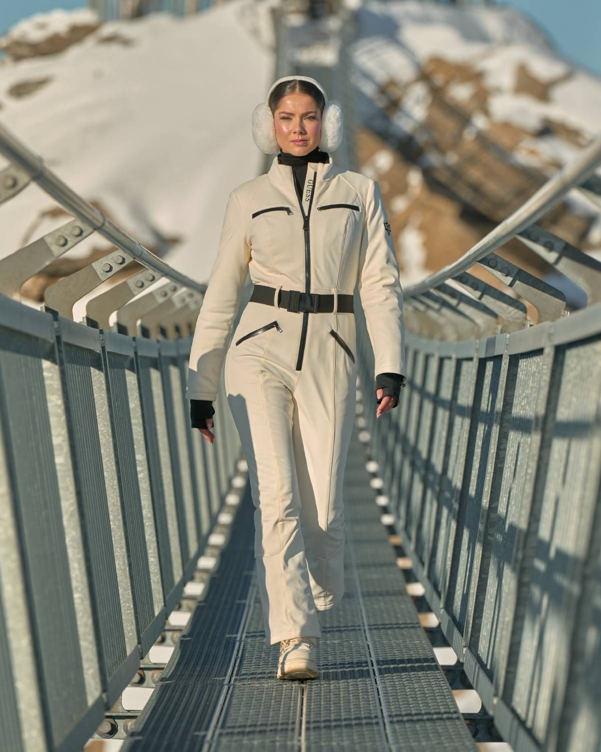 GUESS DESFILE INVIERNO | Un desfile a 3000 metros de altura: Guess ...